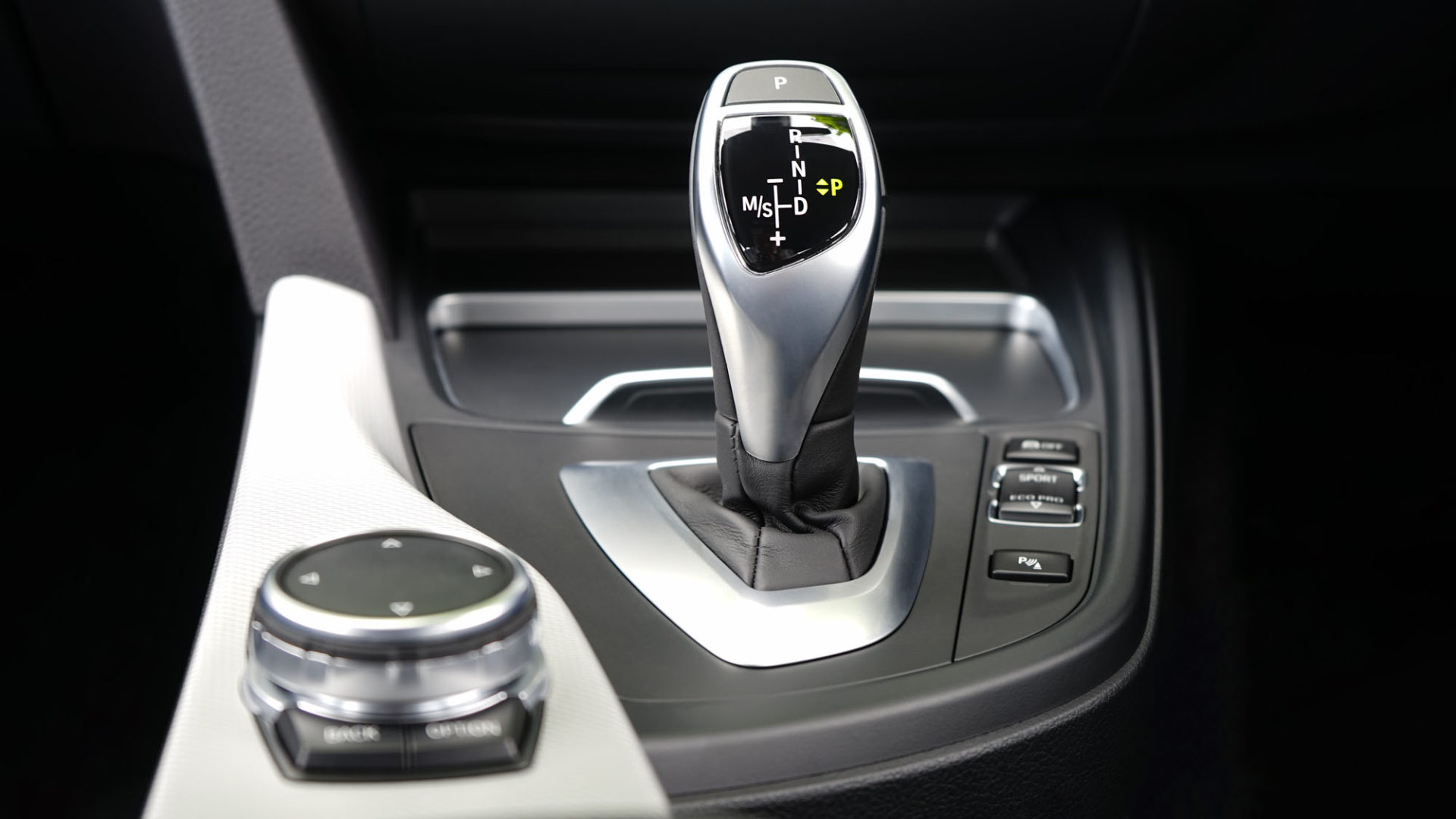 car-interior-gear-selector-gear-shift-100647 - TANGO RACING